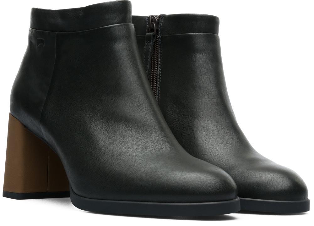 Kara | Women | Staff Snapshots | Camper（カンペール）日本公式サイト